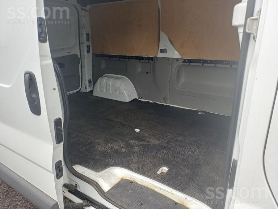 Balts Nissan Primastar 2013 Valmiera, ar dzinēja tilpumu 2.00 L un nobraukumu 354 tūkst. km par 6390 €, foto 11 vietnē AUTOMOTO.COM.LV