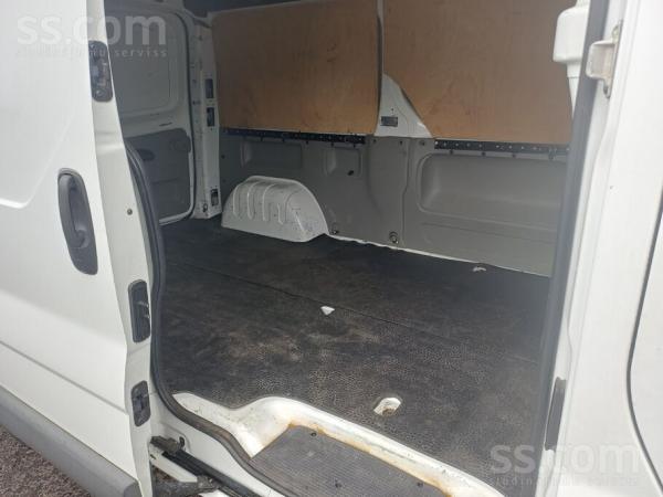 Balts Nissan Primastar 2013 Valmiera, ar dzinēja tilpumu 2.00 L un nobraukumu 354 tūkst. km par 5900 €, foto 10 vietnē AUTOMOTO.COM.LV