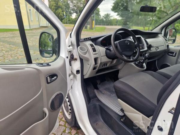 White Nissan Primastar 2013 in Jekabpils, with an engine capacity of 2.00 L and mileage of 278 thousand km for 6950 €, photo 7 on AUTOMOTO.COM.LV