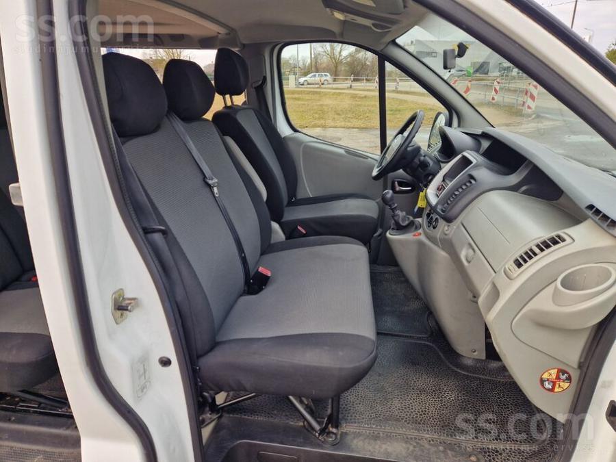 White Nissan Primastar 2013 in Jekabpils, with an engine capacity of 2.00 L and mileage of 278 thousand km for 6950 €, photo 9 on AUTOMOTO.COM.LV
