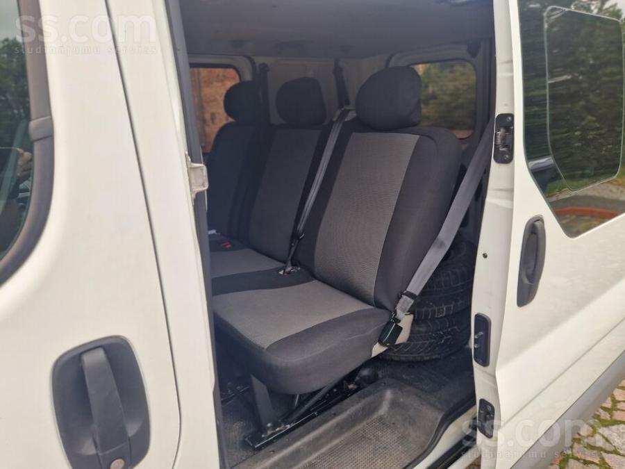White Nissan Primastar 2013 in Jekabpils, with an engine capacity of 2.00 L and mileage of 278 thousand km for 6950 €, photo 13 on AUTOMOTO.COM.LV