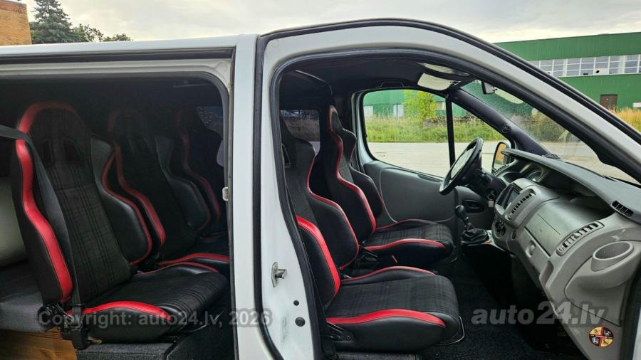 White Nissan Primastar 2006 in Tallinn, with an engine capacity of 2.50 L and mileage of 0 thousand km for 7900 €, photo 7 on AUTOMOTO.COM.LV