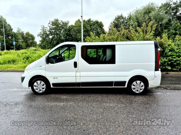 White Nissan Primastar 2009 in Tallinn, with an engine capacity of 2.00 L and mileage of 299 thousand km for 1990 €, photo 5 on AUTOMOTO.COM.LV