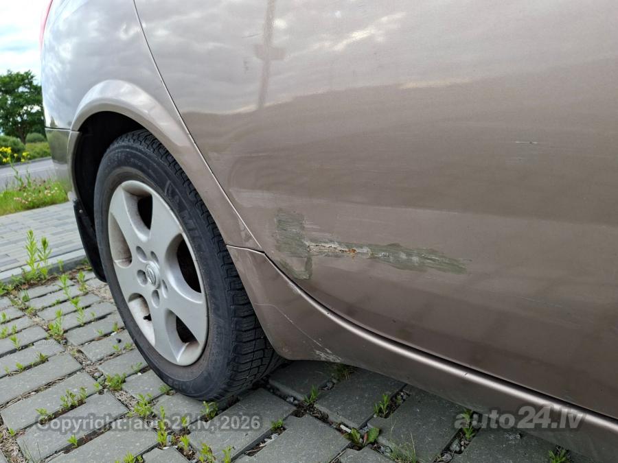 Smilšu krāsa Nissan Primera 2004 Tallina, ar dzinēja tilpumu 1.80 L un nobraukumu 190 tūkst. km par 650 €, foto 10 vietnē AUTOMOTO.COM.LV