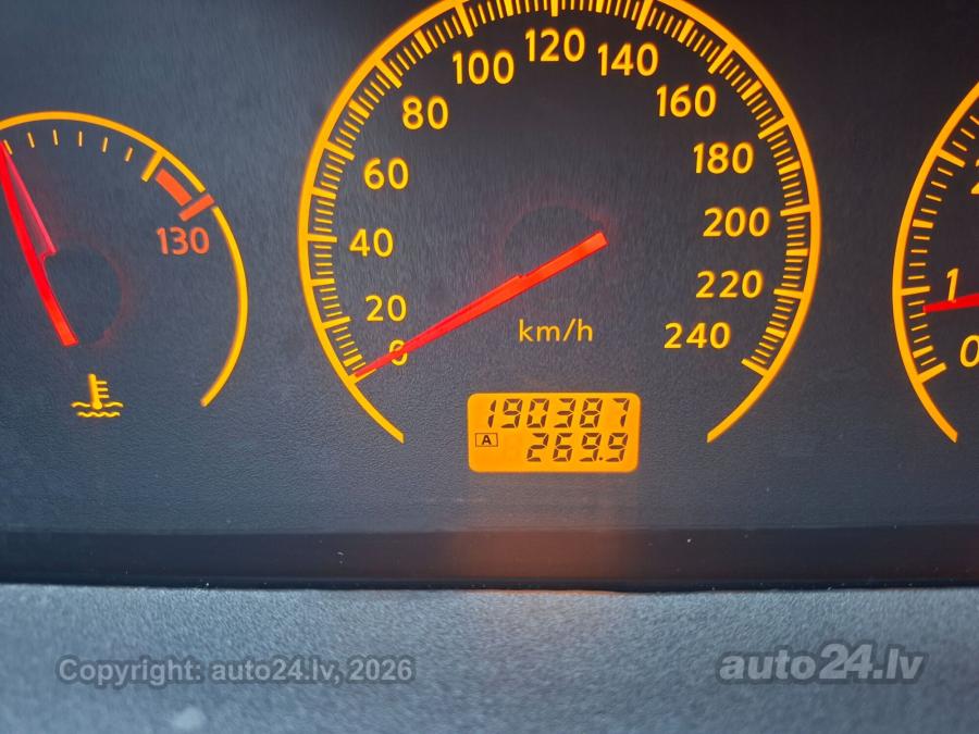 Smilšu krāsa Nissan Primera 2004 Tallina, ar dzinēja tilpumu 1.80 L un nobraukumu 190 tūkst. km par 650 €, foto 15 vietnē AUTOMOTO.COM.LV
