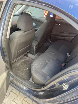 Blue Nissan Primera 2003 in Kaunas, with an engine capacity of 2.18 L and mileage of 283 thousand km for 600 €, photo 6 on AUTOMOTO.COM.LV