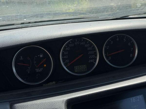 Blue Nissan Primera 2004 in Vilnius, with an engine capacity of 1.77 L and mileage of 239 thousand km for 500 €, photo 8 on AUTOMOTO.COM.LV