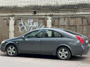 Pelēks Nissan Primera 2003 Viļņa, ar dzinēja tilpumu 2.18 L un nobraukumu 316 tūkst. km par 900 €, foto  vietnē AUTOMOTO.COM.LV