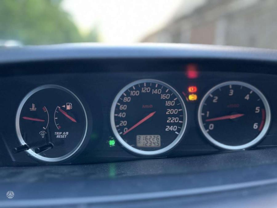 Pelēks Nissan Primera 2003 Viļņa, ar dzinēja tilpumu 2.18 L un nobraukumu 316 tūkst. km par 900 €, foto 7 vietnē AUTOMOTO.COM.LV