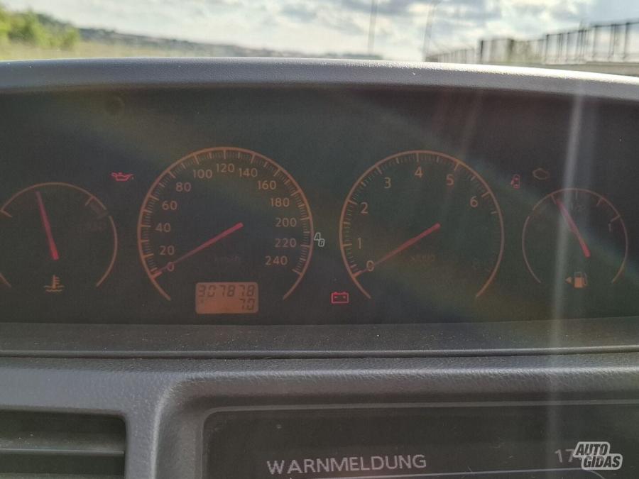 Grey Nissan Primera 2005 in Siauliai, with an engine capacity of 1.80 L and mileage of 308 thousand km for 900 €, photo 8 on AUTOMOTO.COM.LV