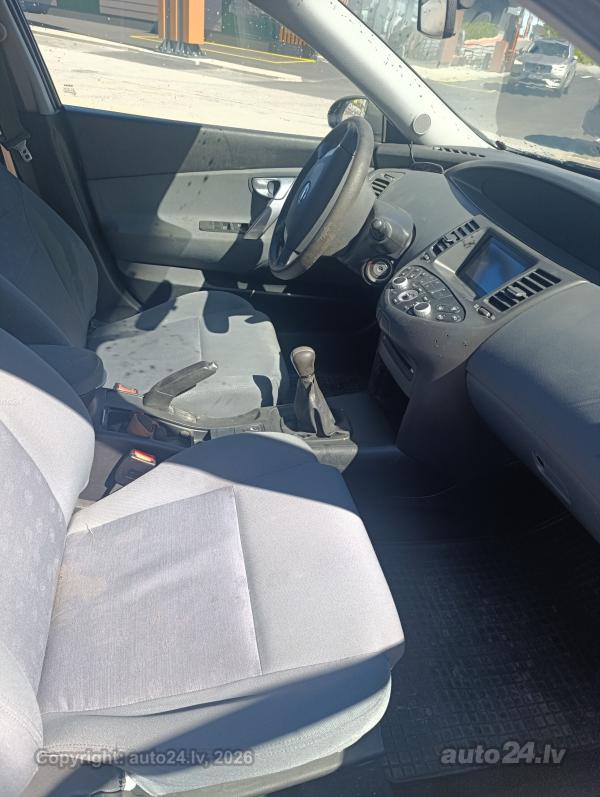 Pelēks Nissan Primera 2006 Tallina, ar dzinēja tilpumu 1.80 L un nobraukumu 290 tūkst. km par 1100 €, foto 6 vietnē AUTOMOTO.COM.LV