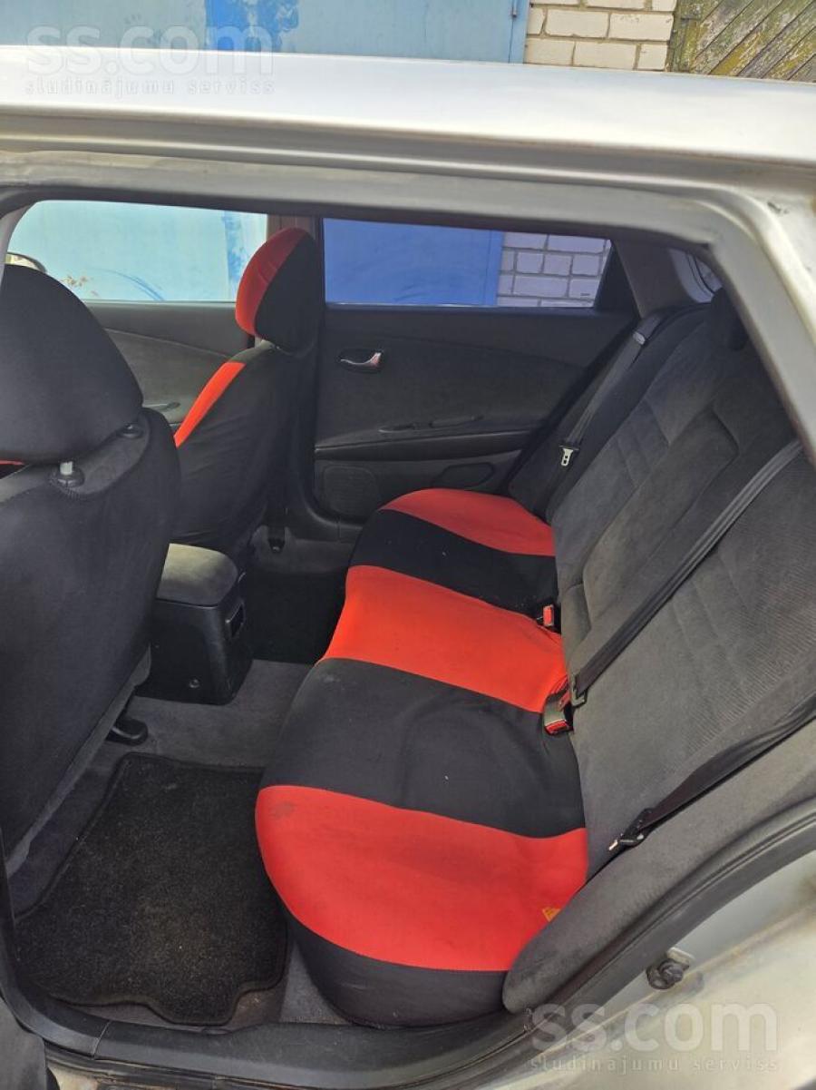 Nissan Primera 2004 Rīga, ar dzinēja tilpumu 2.20 L un nobraukumu 405 tūkst. km par 1100 €, foto 5 vietnē AUTOMOTO.COM.LV