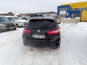 Black Nissan Pulsar 2016 in Plunge, with an engine capacity of 1.20 L and mileage of 232 thousand km for 5700 €, photo 5 on AUTOMOTO.COM.LV