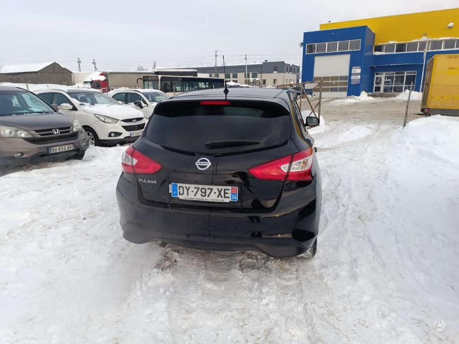 Black Nissan Pulsar 2016 in Plunge, with an engine capacity of 1.20 L and mileage of 232 thousand km for 5700 €, photo 5 on AUTOMOTO.COM.LV