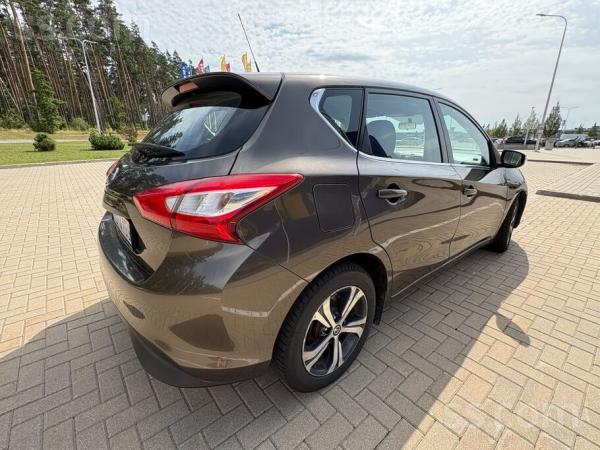 Brown Nissan Pulsar 2015 in Riga, with an engine capacity of 1.20 L and mileage of 157 thousand km for 4950 €, photo 3 on AUTOMOTO.COM.LV