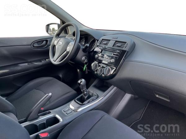 Brown Nissan Pulsar 2016 in Riga, with an engine capacity of 1.20 L and mileage of 137 thousand km for 4990 €, photo 6 on AUTOMOTO.COM.LV