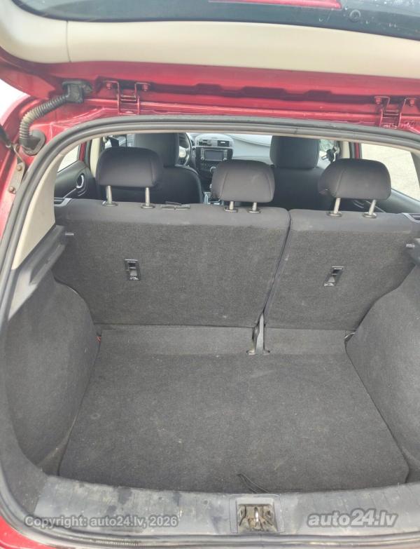 Red Nissan Pulsar 2015 in Haapsalu, with an engine capacity of 1.50 L and mileage of 250 thousand km for 5000 €, photo 8 on AUTOMOTO.COM.LV