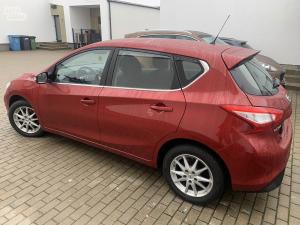 Red Nissan Pulsar 2016 in Vilnius, with an engine capacity of 1.20 L and mileage of 173 thousand km for 6700 €, photo 6 on AUTOMOTO.COM.LV