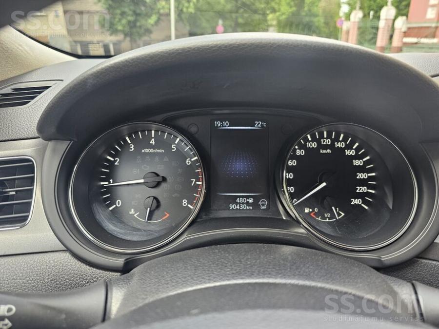White Nissan Pulsar 2015 in Riga, with an engine capacity of 1.20 L and mileage of 90 thousand km for 5700 €, photo 8 on AUTOMOTO.COM.LV