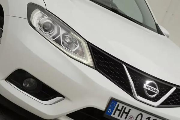 White Nissan Pulsar 2015 in Riga, with an engine capacity of 1.50 L and mileage of 158 thousand km for 7700 €, photo 1 on AUTOMOTO.COM.LV