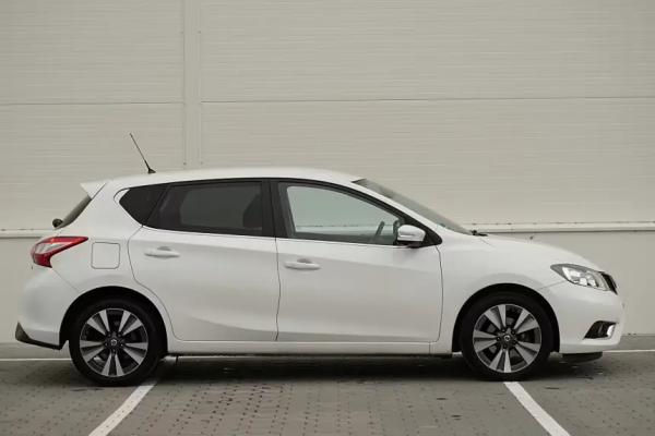 White Nissan Pulsar 2015 in Riga, with an engine capacity of 1.50 L and mileage of 158 thousand km for 7700 €, photo 10 on AUTOMOTO.COM.LV