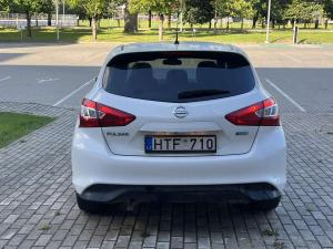 White Nissan Pulsar 2015 in Taurage, with an engine capacity of 1.50 L and mileage of 208 thousand km for 3700 €, photo 5 on AUTOMOTO.COM.LV