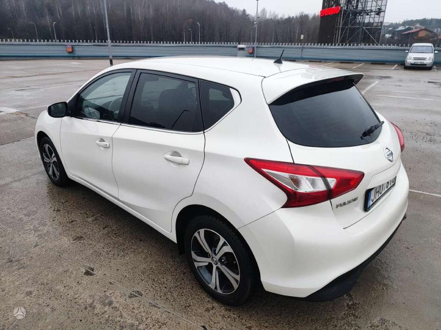 White Nissan Pulsar 2016 in Vilnius, with an engine capacity of 1.20 L and mileage of 140 thousand km for 5700 €, photo 5 on AUTOMOTO.COM.LV
