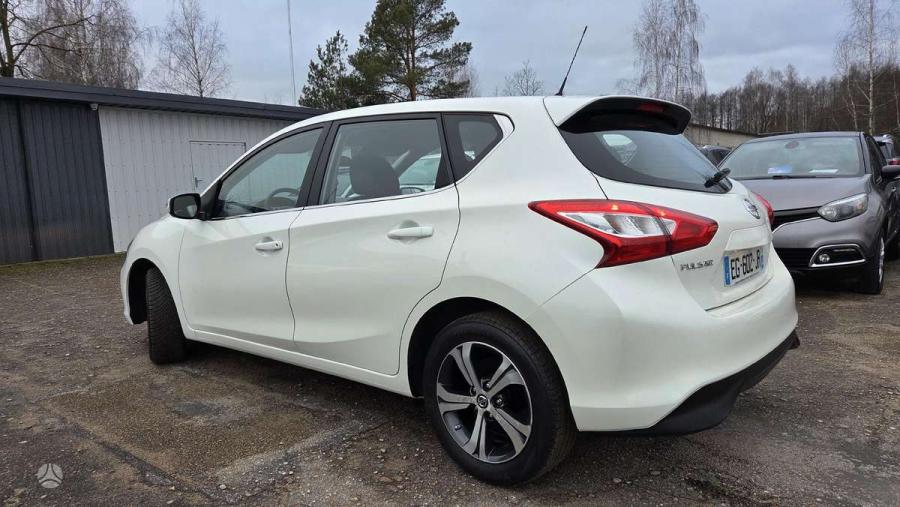 White Nissan Pulsar 2016 in Taurage, with an engine capacity of 1.20 L and mileage of 140 thousand km for 5980 €, photo 6 on AUTOMOTO.COM.LV