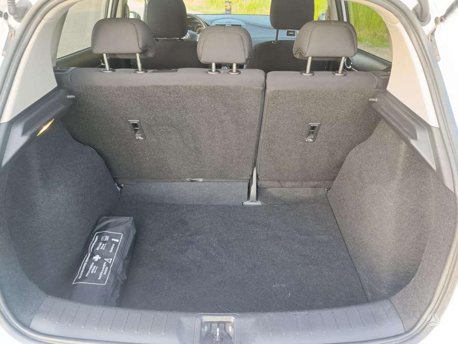 White Nissan Pulsar 2016 in Siauliai, with an engine capacity of 1.20 L and mileage of 97 thousand km for 5100 €, photo 12 on AUTOMOTO.COM.LV