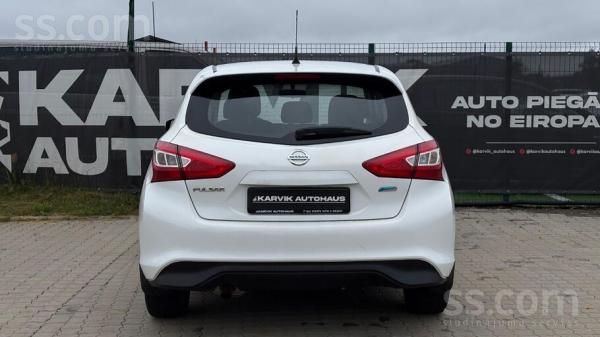 White Nissan Pulsar 2016 in Liepaja, with an engine capacity of 1.50 L and mileage of 182 thousand km for 4750 €, photo 5 on AUTOMOTO.COM.LV