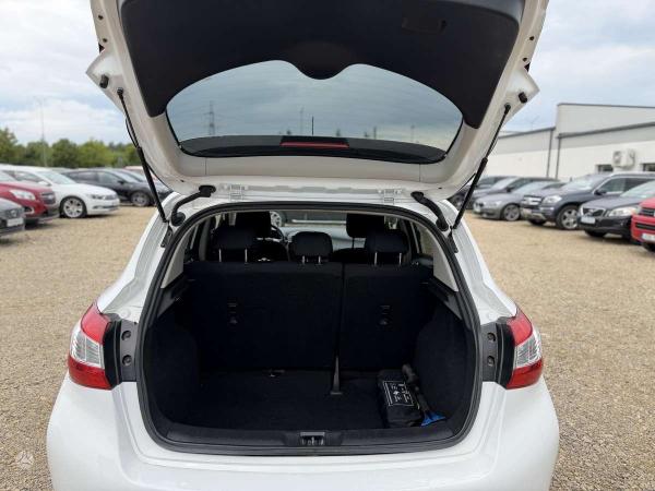 White Nissan Pulsar 2016 in Siauliai, with an engine capacity of 1.20 L and mileage of 97 thousand km for 5300 €, photo 7 on AUTOMOTO.COM.LV
