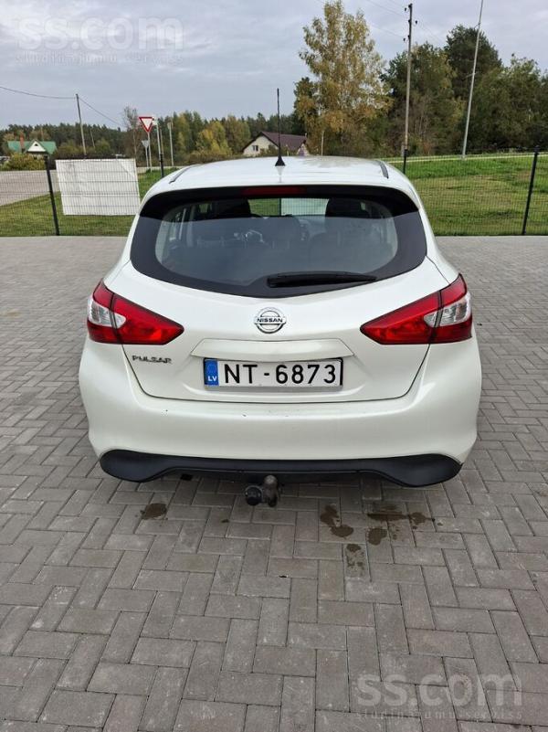 White Nissan Pulsar 2017 in Ogre, with an engine capacity of 1.20 L and mileage of 187 thousand km for 4750 €, photo 5 on AUTOMOTO.COM.LV