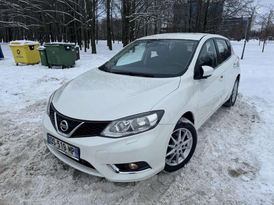 White Nissan Pulsar 2018 in Kaunas, with an engine capacity of 1.20 L and mileage of 100 thousand km for 6490 €, photo 1 on AUTOMOTO.COM.LV