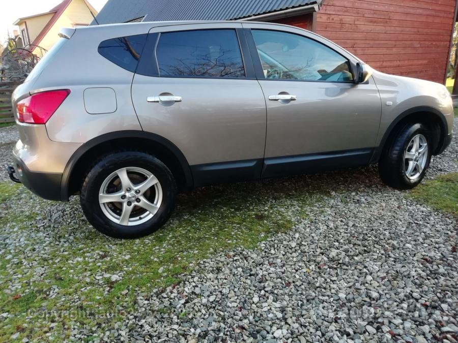 Beige Nissan Qashqai 2008 in Poltsamaa, with an engine capacity of 1.50 L and mileage of 319 thousand km for 2900 €, photo 5 on AUTOMOTO.COM.LV