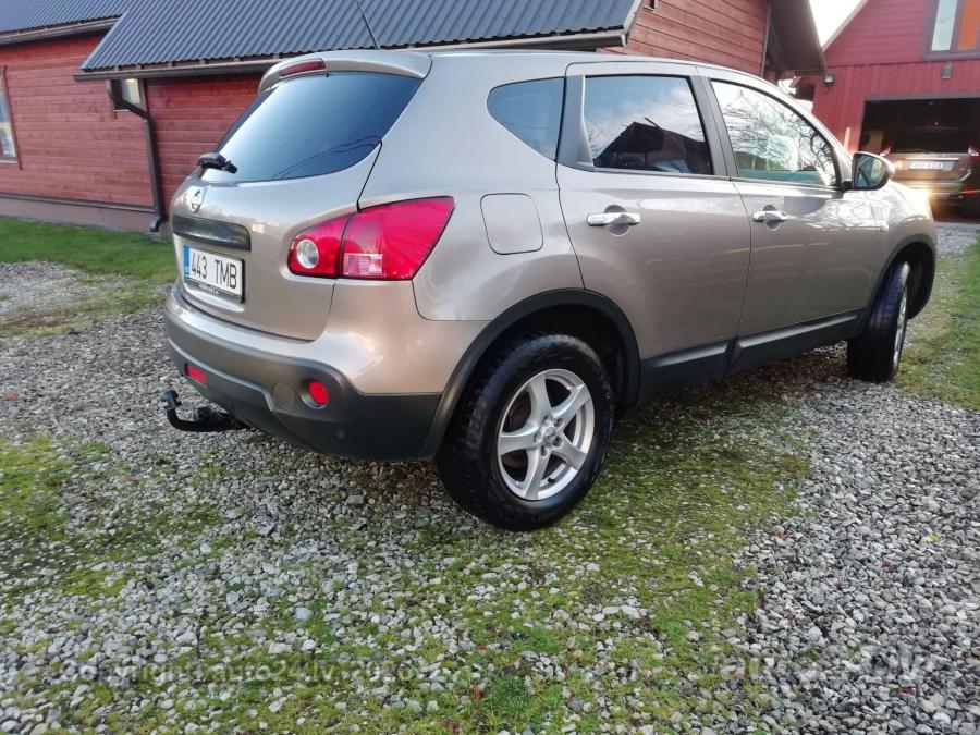 Beige Nissan Qashqai 2008 in Poltsamaa, with an engine capacity of 1.50 L and mileage of 319 thousand km for 2900 €, photo 6 on AUTOMOTO.COM.LV