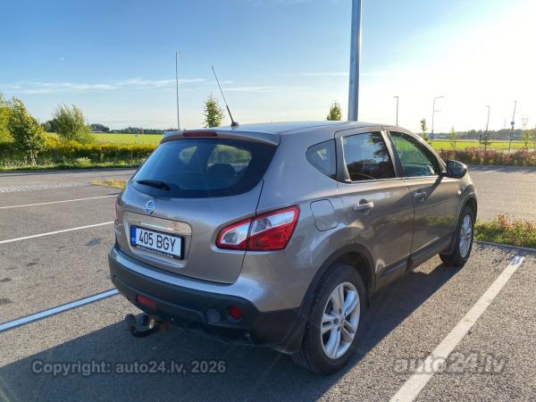 Beige Nissan Qashqai 2012 in Tartu, with an engine capacity of 1.60 L and mileage of 150 thousand km for 5300 €, photo 5 on AUTOMOTO.COM.LV