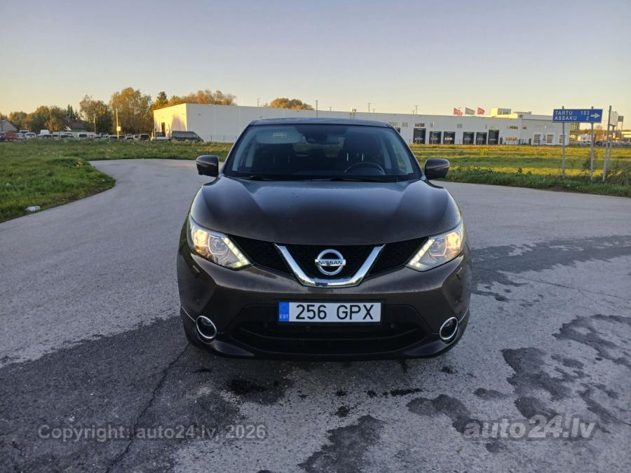 Smilšu krāsa Nissan Qashqai 2017 Tallina, ar dzinēja tilpumu 1.20 L un nobraukumu 176 tūkst. km par 6450 €, foto 3 vietnē AUTOMOTO.COM.LV