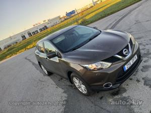 Smilšu krāsa Nissan Qashqai 2017 Tallina, ar dzinēja tilpumu 1.20 L un nobraukumu 176 tūkst. km par 6450 €, foto 4 vietnē AUTOMOTO.COM.LV