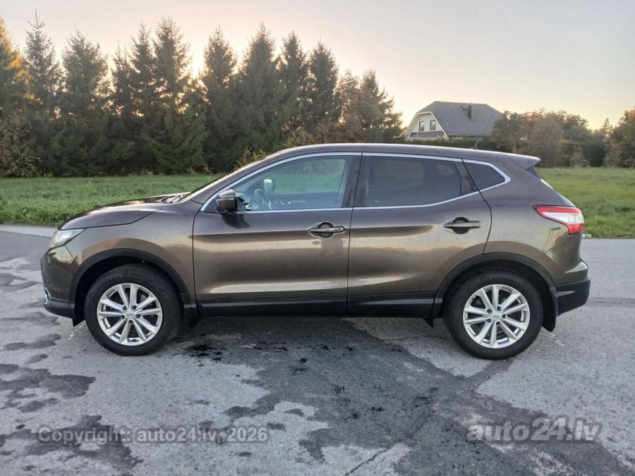 Smilšu krāsa Nissan Qashqai 2017 Tallina, ar dzinēja tilpumu 1.20 L un nobraukumu 176 tūkst. km par 6450 €, foto 7 vietnē AUTOMOTO.COM.LV