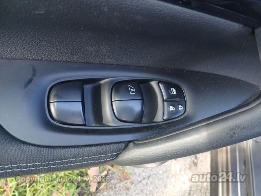 Smilšu krāsa Nissan Qashqai 2017 Tallina, ar dzinēja tilpumu 1.20 L un nobraukumu 176 tūkst. km par 6450 €, foto 19 vietnē AUTOMOTO.COM.LV
