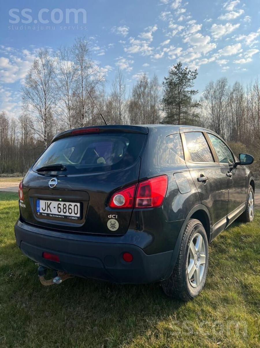 Melns Nissan Qashqai 2007 Ogre, ar dzinēja tilpumu 2.00 L un nobraukumu 340 tūkst. km par 4000 €, foto 2 vietnē AUTOMOTO.COM.LV