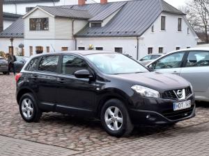 Black Nissan Qashqai 2007 in Telschi, with an engine capacity of 1.60 L and mileage of 229 thousand km for 3450 €, photo 3 on AUTOMOTO.COM.LV