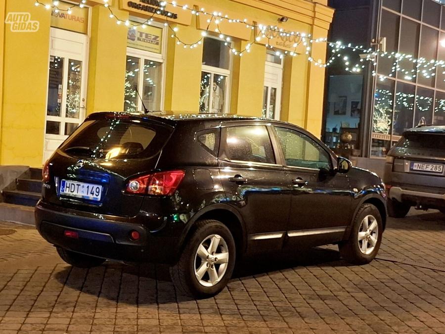 Black Nissan Qashqai 2007 in Telschi, with an engine capacity of 1.60 L and mileage of 229 thousand km for 3450 €, photo 6 on AUTOMOTO.COM.LV
