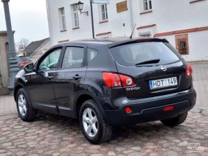 Black Nissan Qashqai 2007 in Telschi, with an engine capacity of 1.60 L and mileage of 229 thousand km for 3450 €, photo 7 on AUTOMOTO.COM.LV