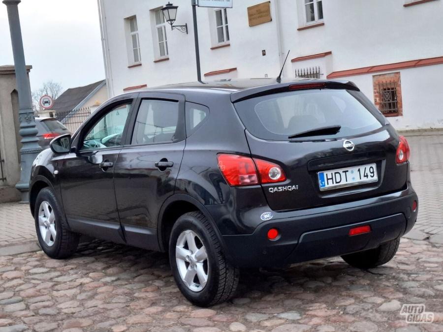 Black Nissan Qashqai 2007 in Telschi, with an engine capacity of 1.60 L and mileage of 229 thousand km for 3450 €, photo 7 on AUTOMOTO.COM.LV