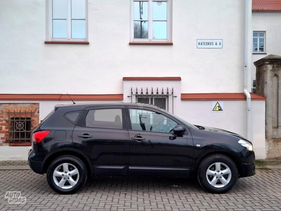 Black Nissan Qashqai 2007 in Telschi, with an engine capacity of 1.60 L and mileage of 229 thousand km for 3450 €, photo 9 on AUTOMOTO.COM.LV
