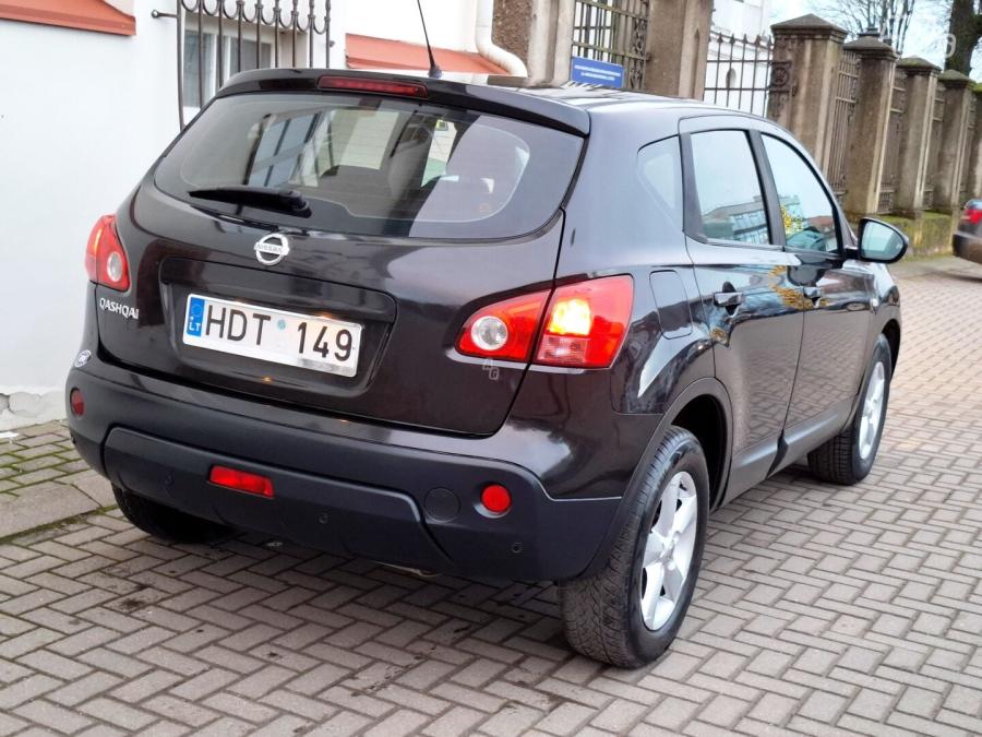 Black Nissan Qashqai 2007 in Telschi, with an engine capacity of 1.60 L and mileage of 229 thousand km for 3450 €, photo 15 on AUTOMOTO.COM.LV