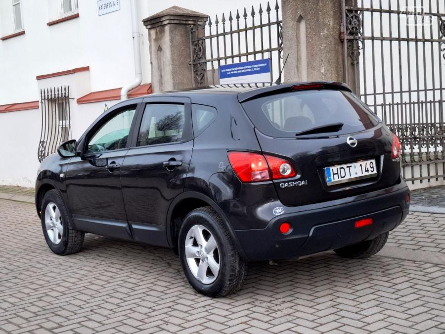 Black Nissan Qashqai 2007 in Telschi, with an engine capacity of 1.60 L and mileage of 229 thousand km for 3450 €, photo 18 on AUTOMOTO.COM.LV