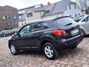 Black Nissan Qashqai 2007 in Telschi, with an engine capacity of 1.60 L and mileage of 229 thousand km for 3450 €, photo 21 on AUTOMOTO.COM.LV