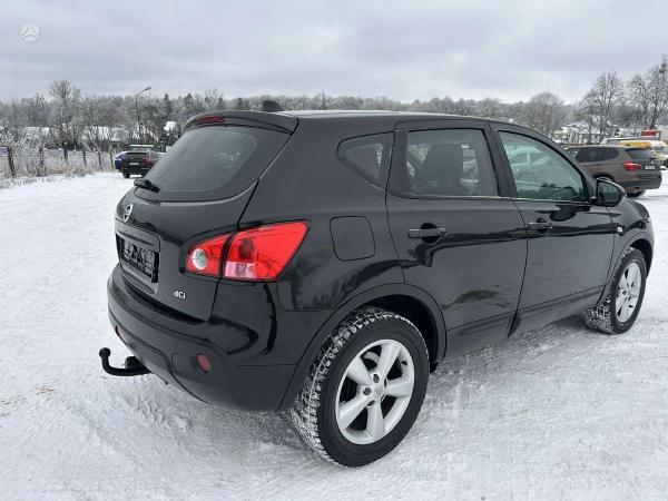 Melns Nissan Qashqai 2007 Alīta, ar dzinēja tilpumu 2.00 L un nobraukumu 271 tūkst. km par 3950 €, foto 5 vietnē AUTOMOTO.COM.LV